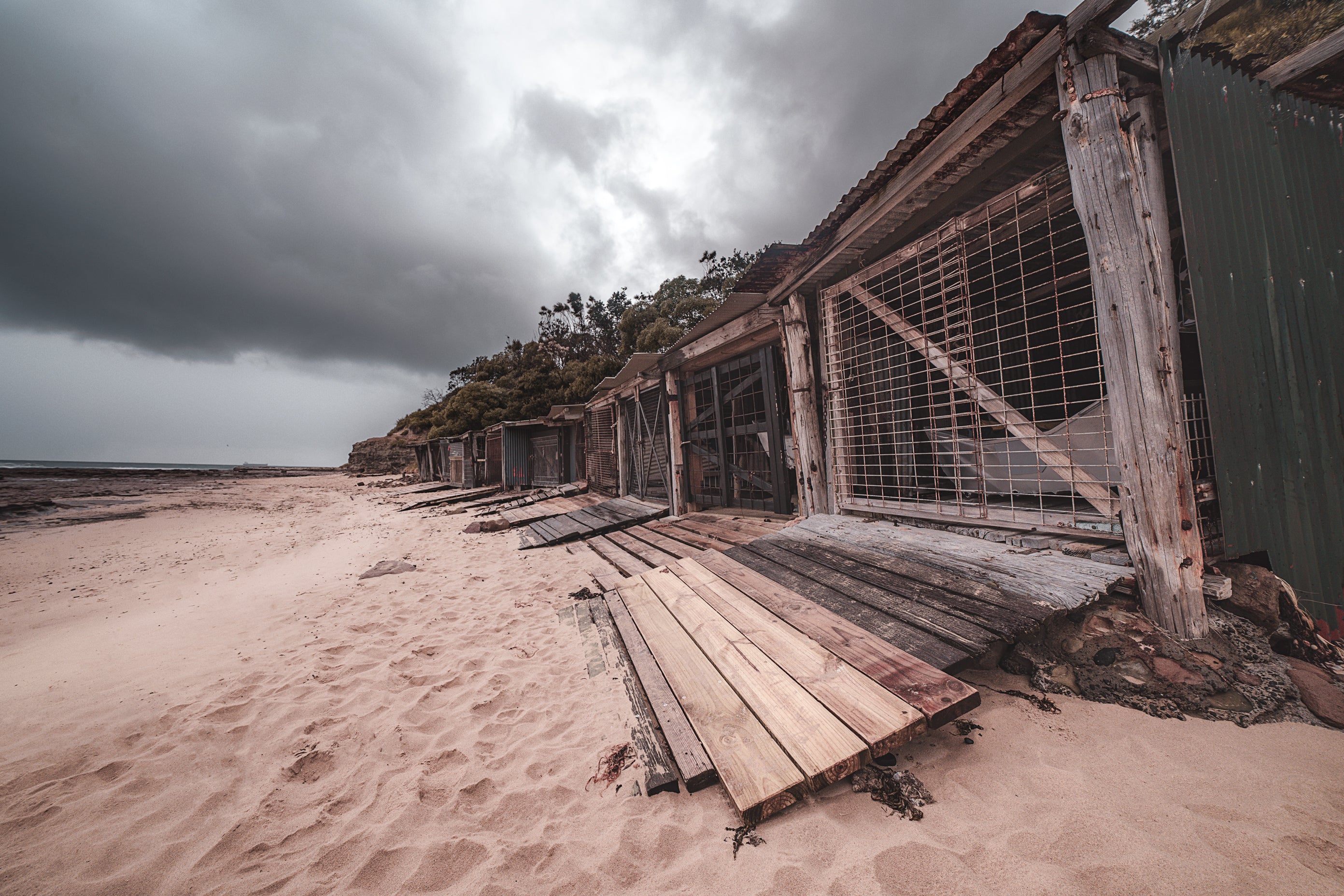 Moody Sandon – Ocean Feels By Ben Mack